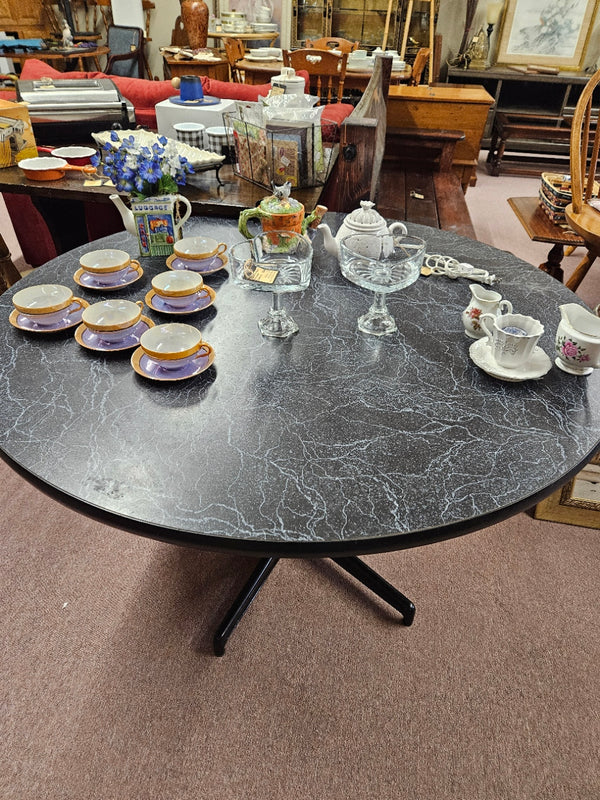 Round Laminate Table – New Leaf Consignment Plus